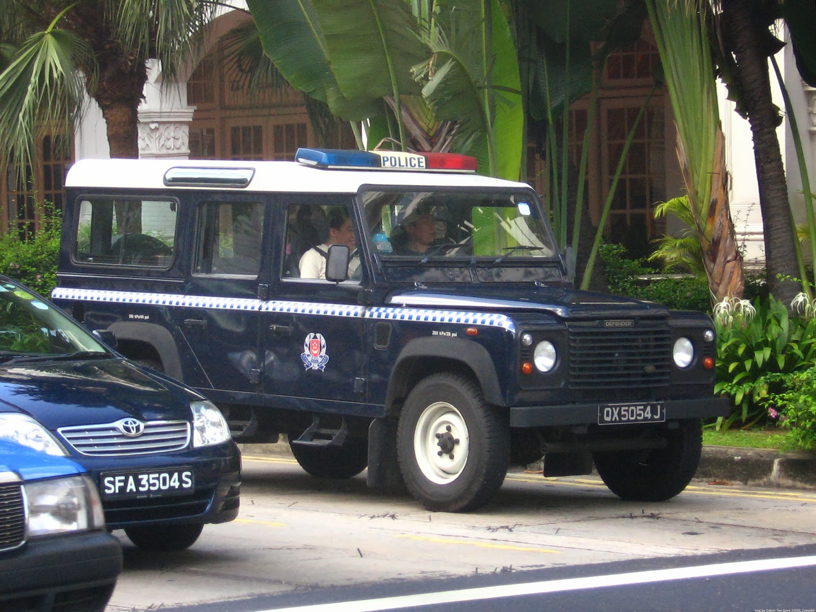 Singapore Police Car Models: Land Rover Defender LWB 110